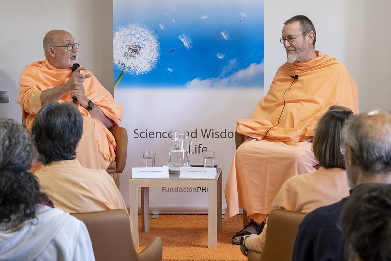Pujya Swami Atmananda Udasin - Universidad de la Consciencia
