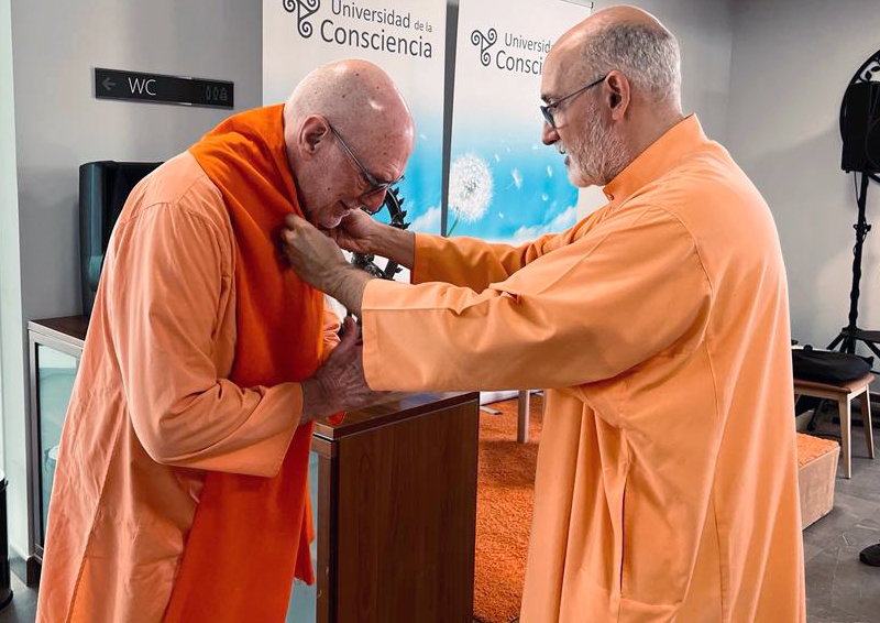 Pujya Swami Atmarupananda Maharaj - Universidad de la Consciencia